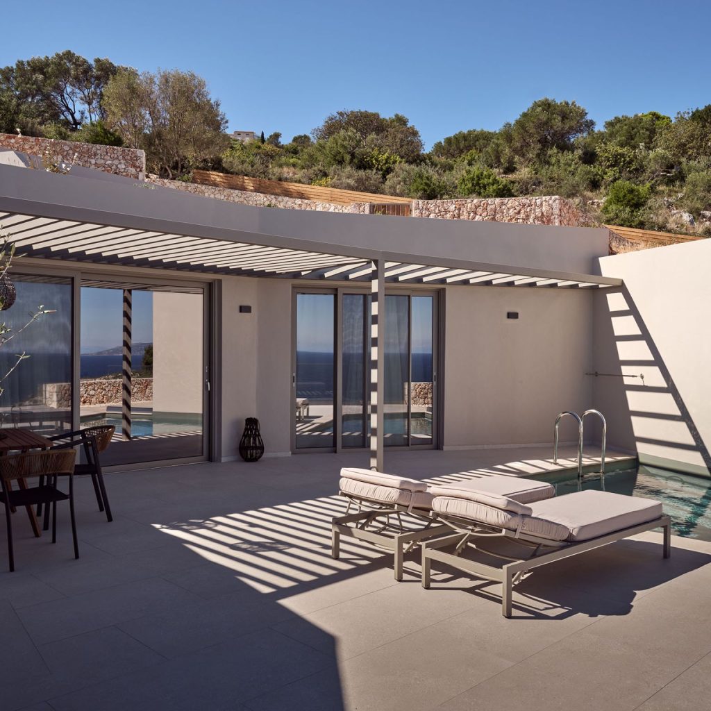 Yoma Cove Suite 3 (Accessible) - explore the Suite in VR