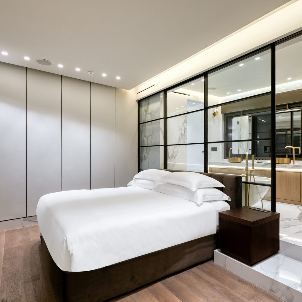 Executive Suite with Courtyard - Vivestia - Book Hotels, Villas ...