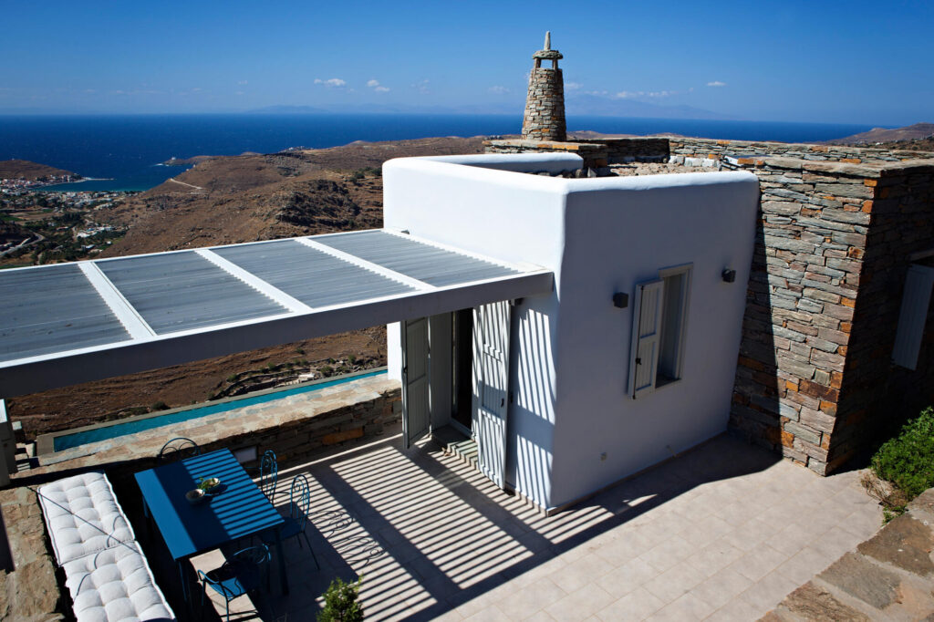 Scarlet House | Luxury Escape in Kéa – The Vivestia